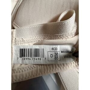 Wonderbra | Intimates & Sleepwear | Wonderbra Cream Underlined Bra With ...